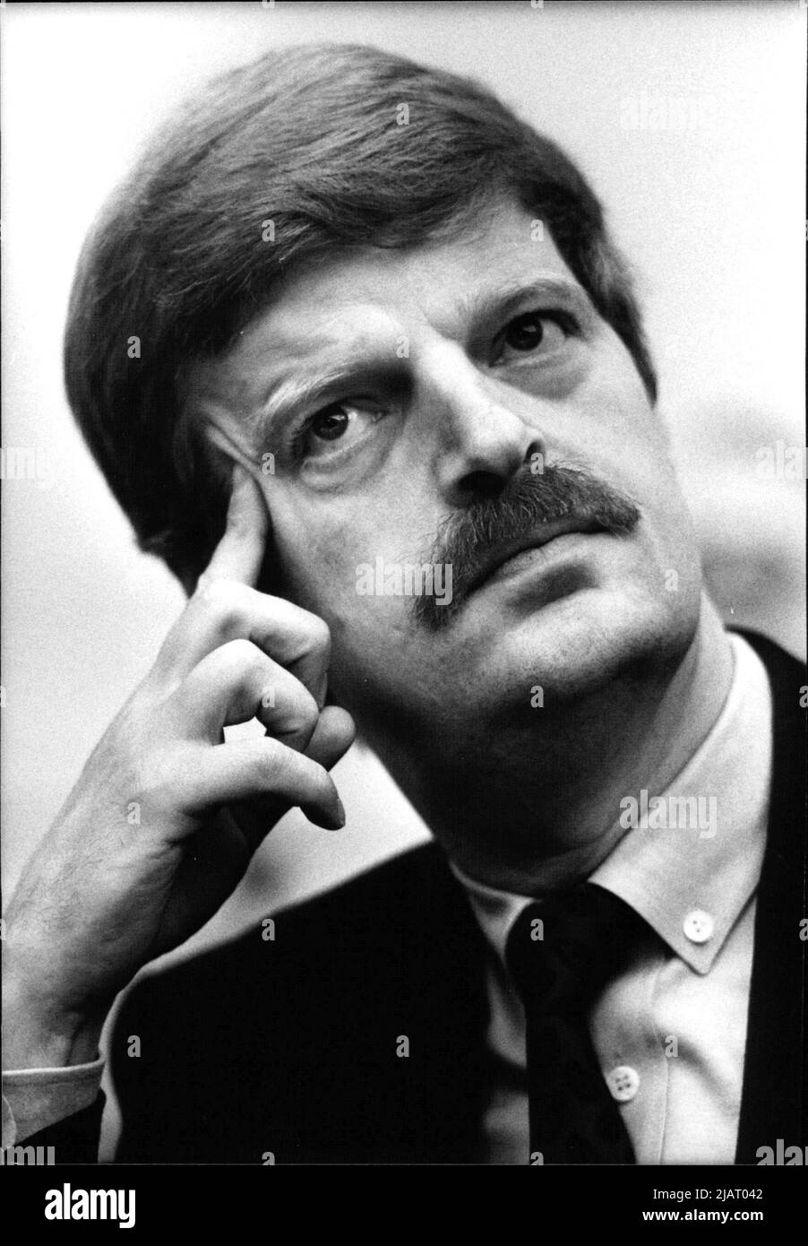Bundesfinanzminister Manfred Lahnstein, ein Porträt aus dem Jahr 1982 ...