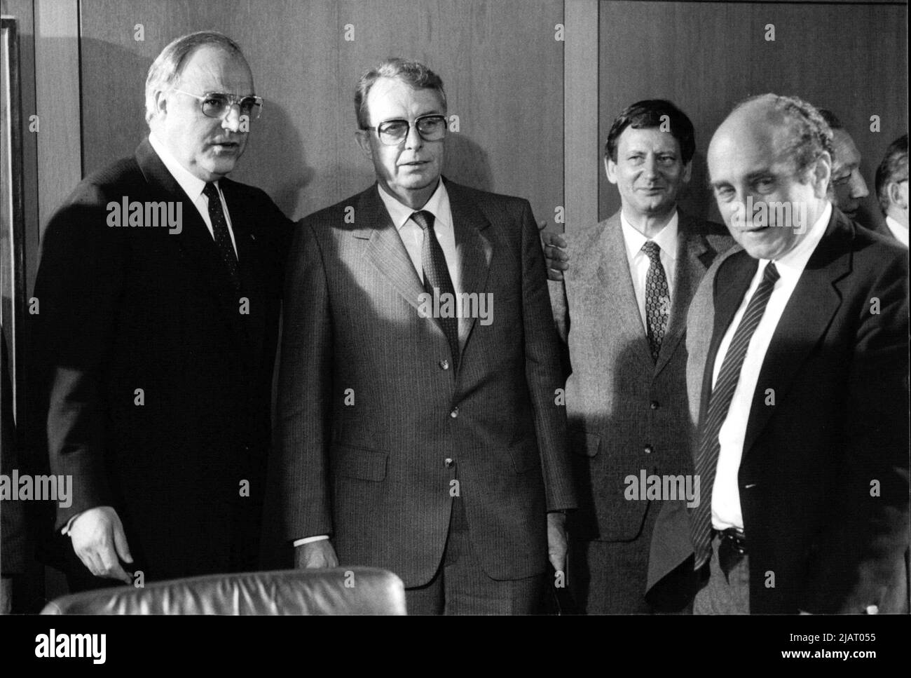 Ernst Breit (DGB) beim Treffen mit Bundeskanzler Helmut Kohl, Waldemar ...