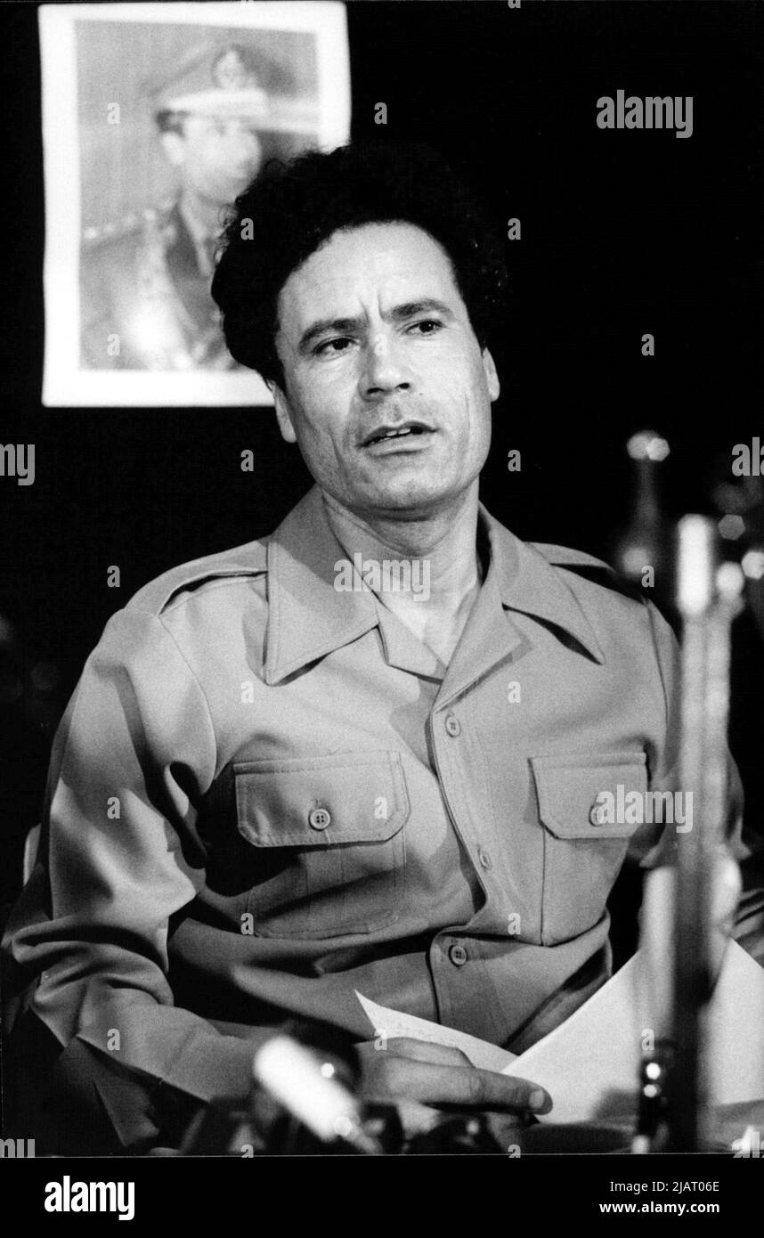Muammar al-Gaddafi, das Staatsoberhaupt von Libyen von 1969 bis 2011 ...