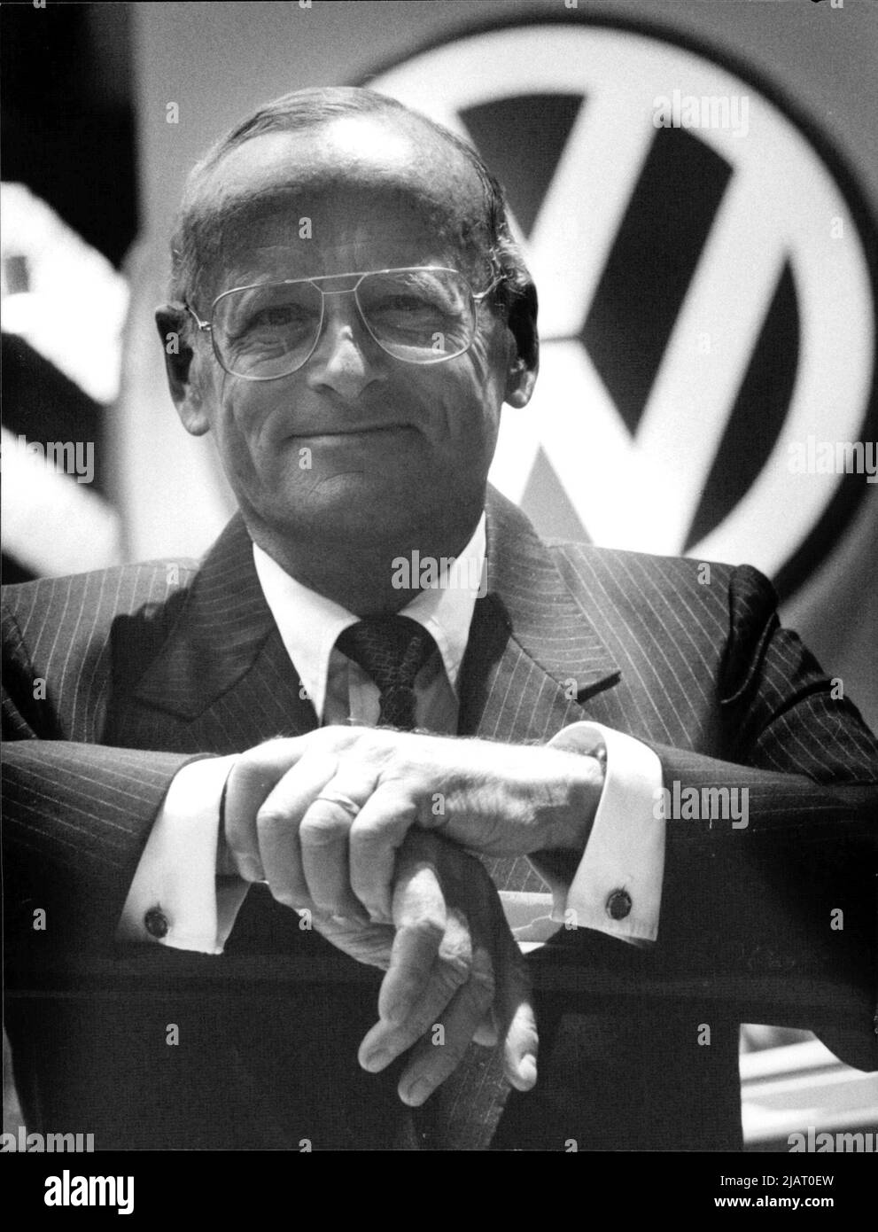 Vorstandsvorsitzender der Volkswagen AG Carl H. Hahn in 1990 Stock ...