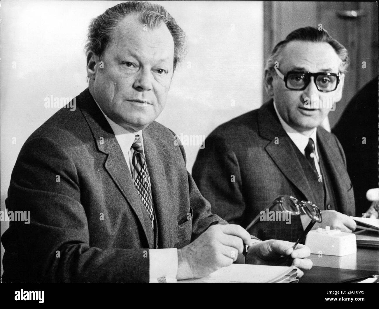 Bundeskanzler Willy Brandt und Sonderminister Egon Bahr Stock Photo - Alamy