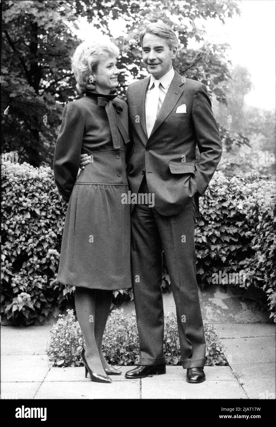 Das Bild zeigt Richard Burt, den US-Botschafter in Bonn mit seiner ...