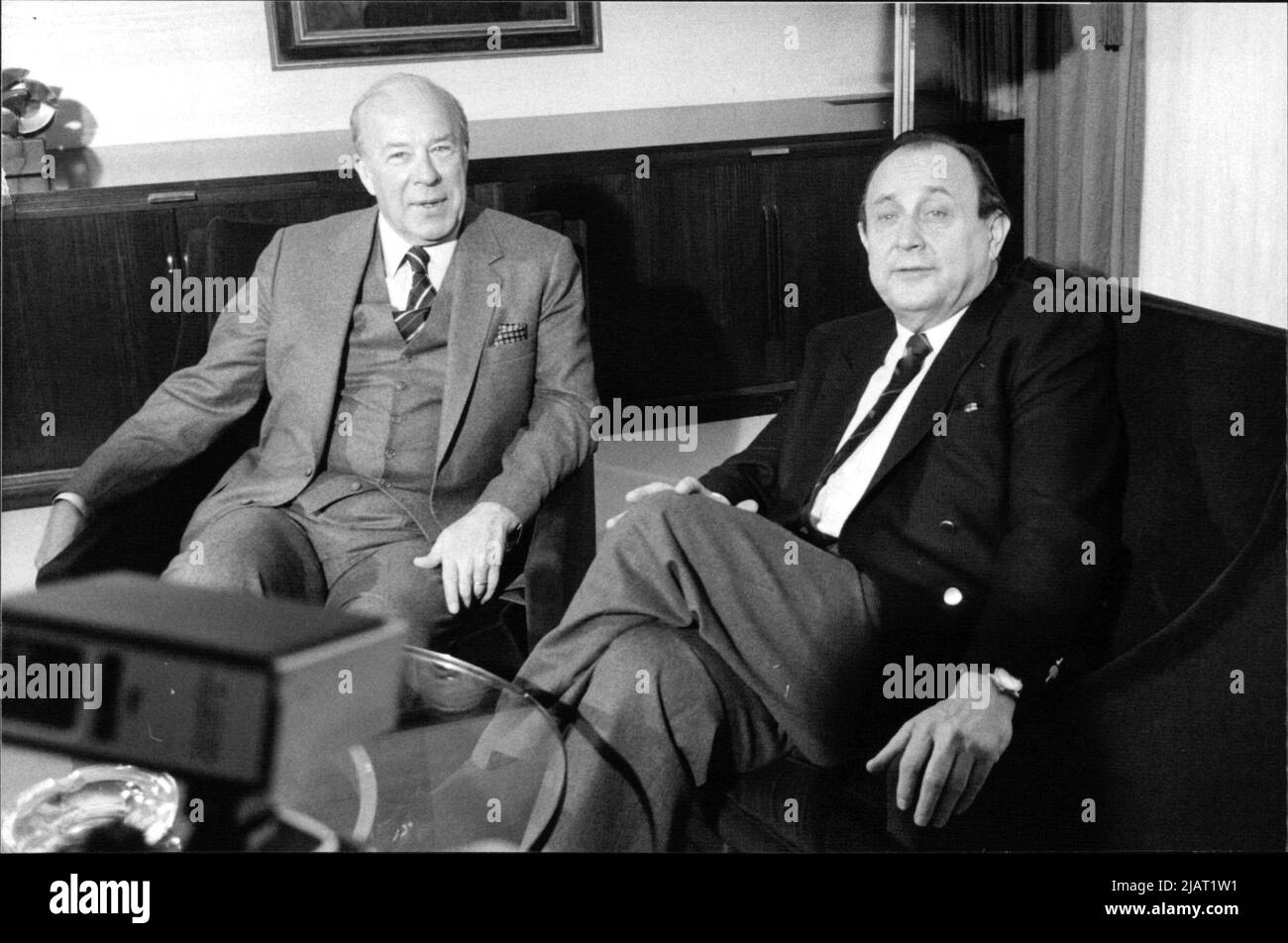 Der deutsche Bundesaußenminister, Hans-Dietrich Genscher und US ...