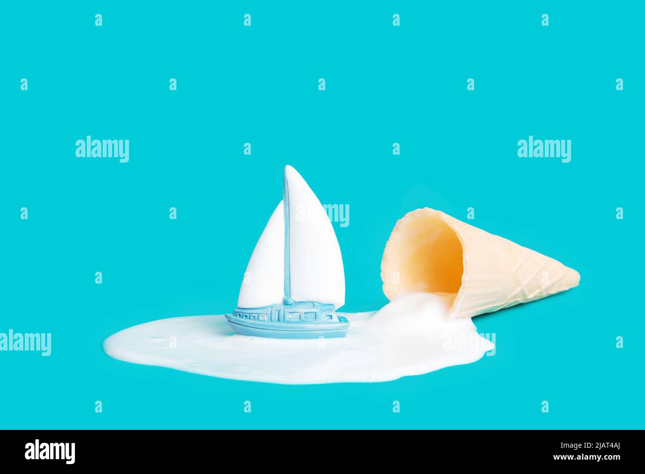 Puddle boat toy hi-res stock photography and images - Alamy
