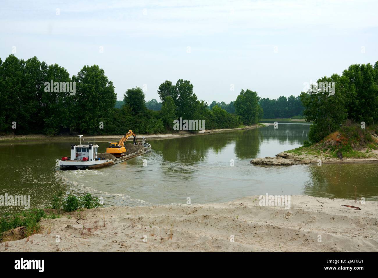 Soarza (Pc), Italy, a barge to dig sund on the river Po Stock Photo - Alamy