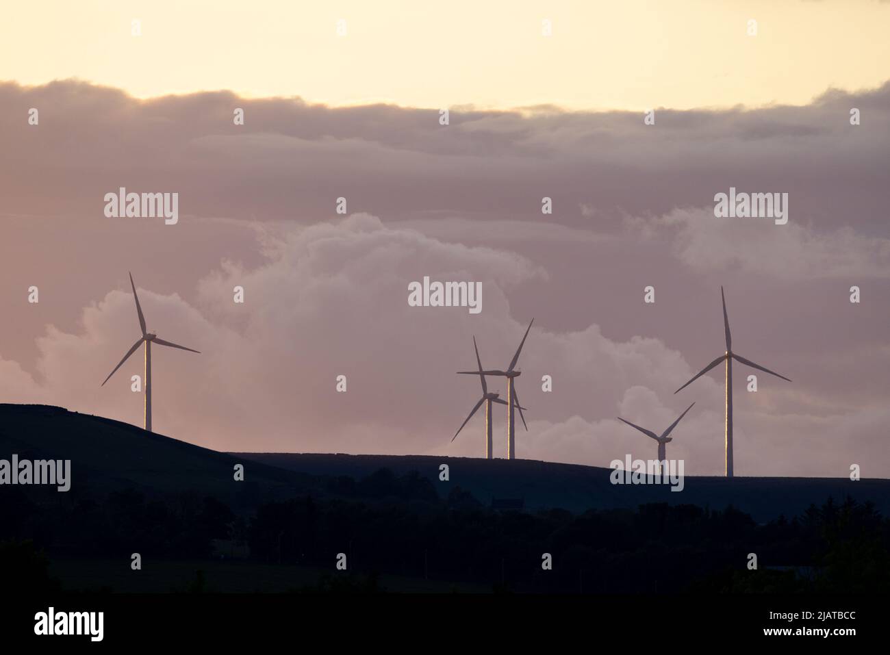 Windy uk countryside hi-res stock photography and images - Alamy