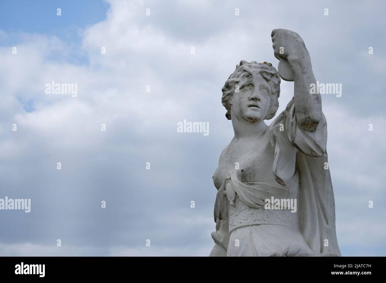 Statue with a mirror or seemingly taking a selfie Stock Photo - Alamy