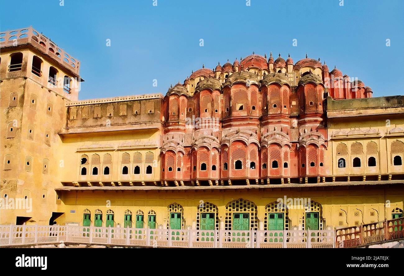 Building of Hawa Mahal (Palace of winds) exterior in Jaipur, India ...