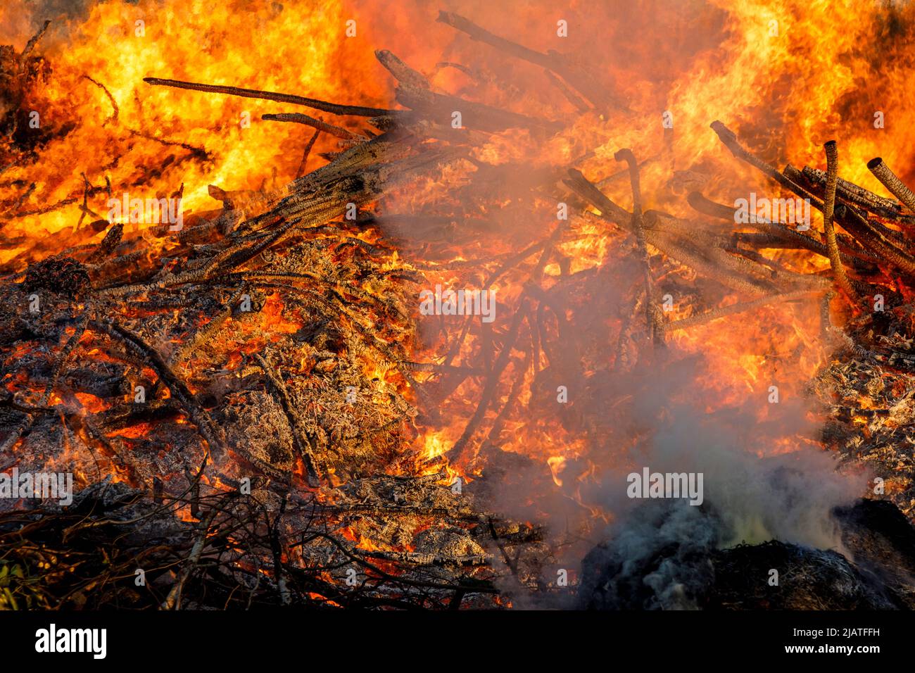 Sea of flames from a major fire Stock Photo - Alamy