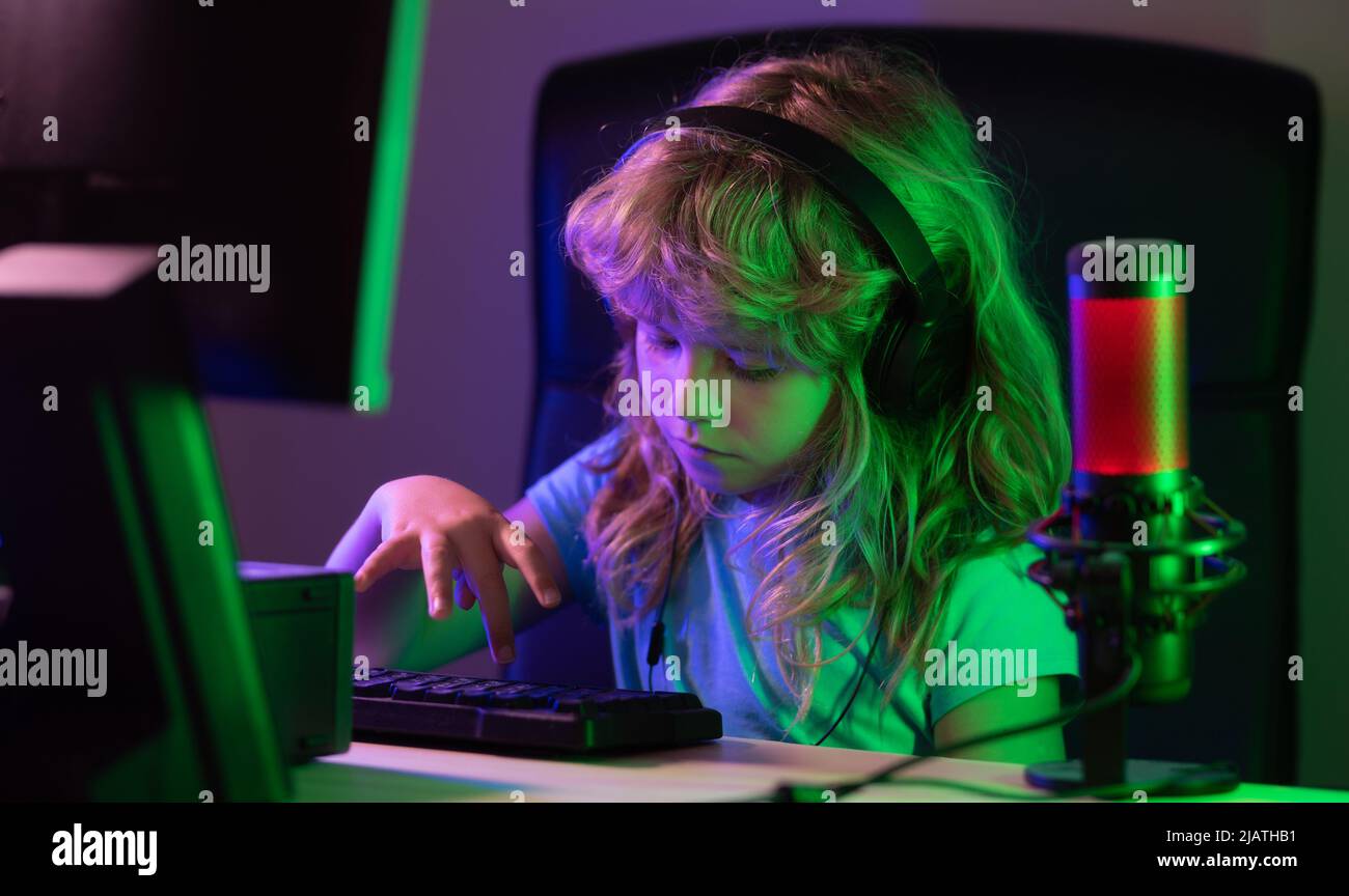 Little boy at the pc computer screen. Cute preschool kid is watching ...