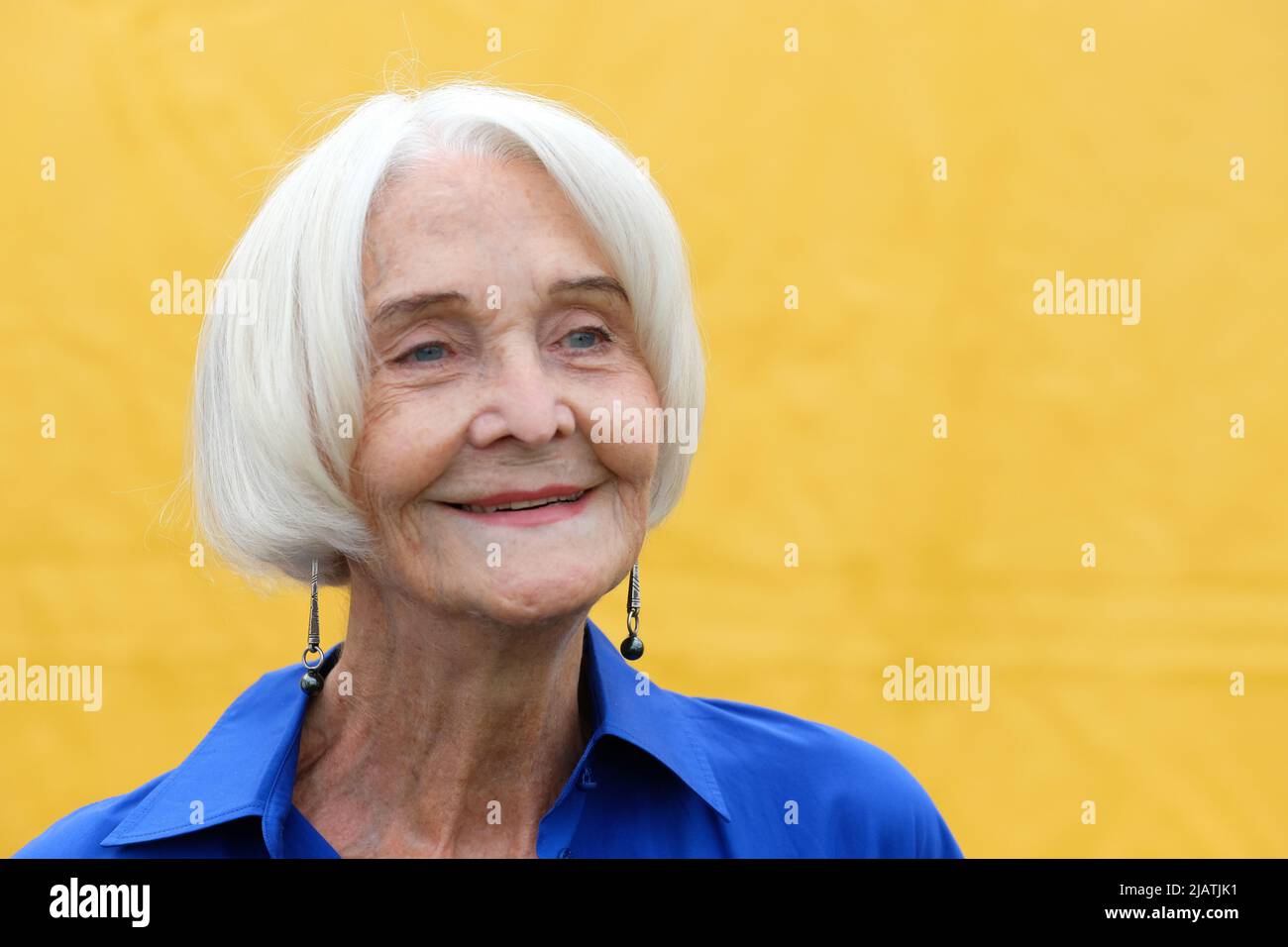 Sheila hancock actress hi-res stock photography and images - Alamy