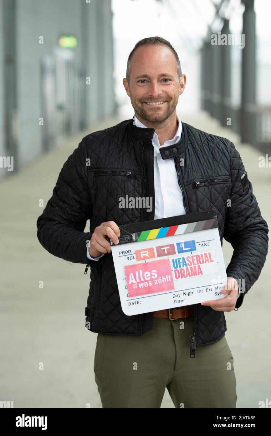 Cologne, Deutschland. 26th Apr, 2022. Actor Balian BUSCHBAUM new in the ...