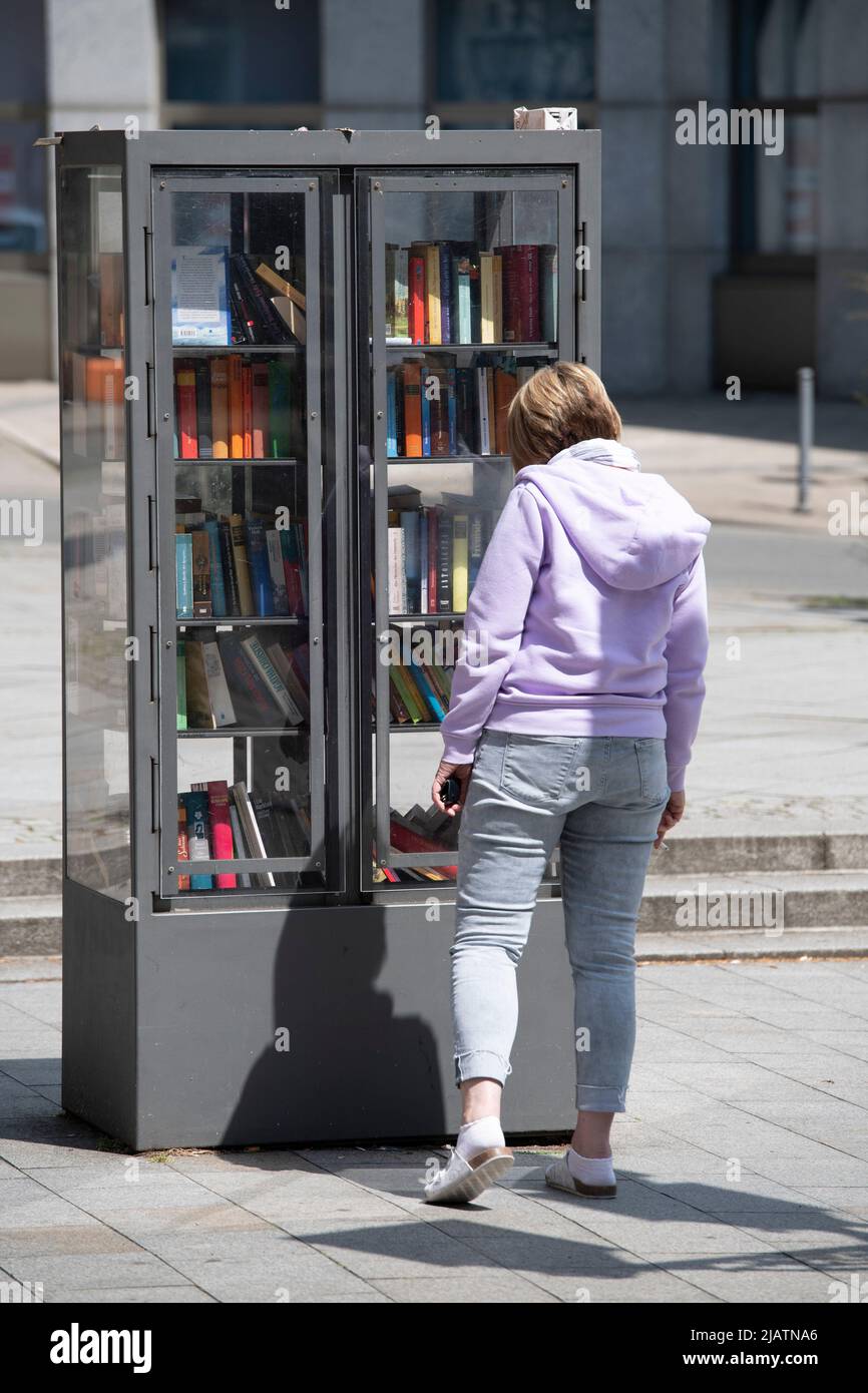 Book swapping hi-res stock photography and images - Alamy