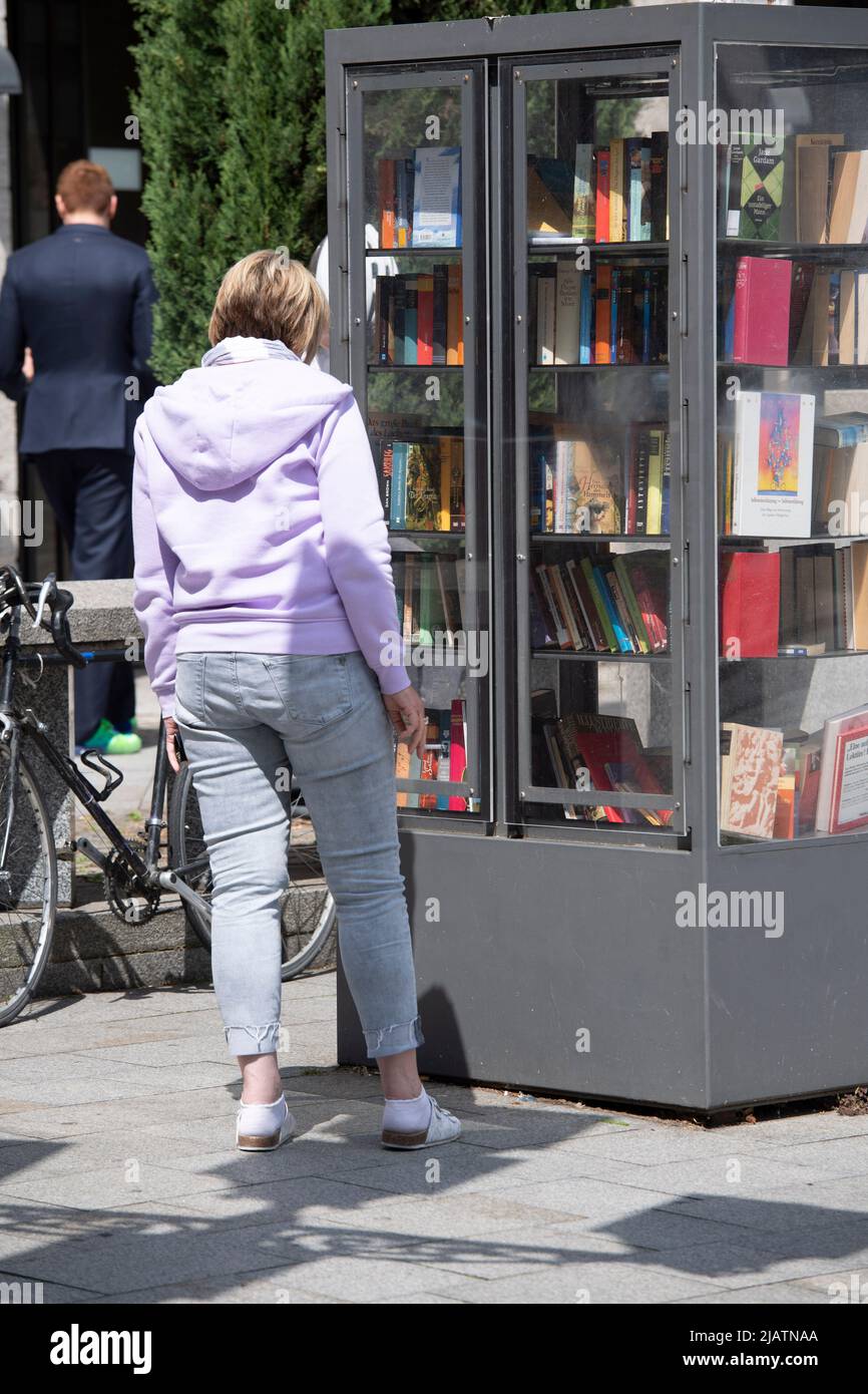 Book swapping hi-res stock photography and images - Alamy