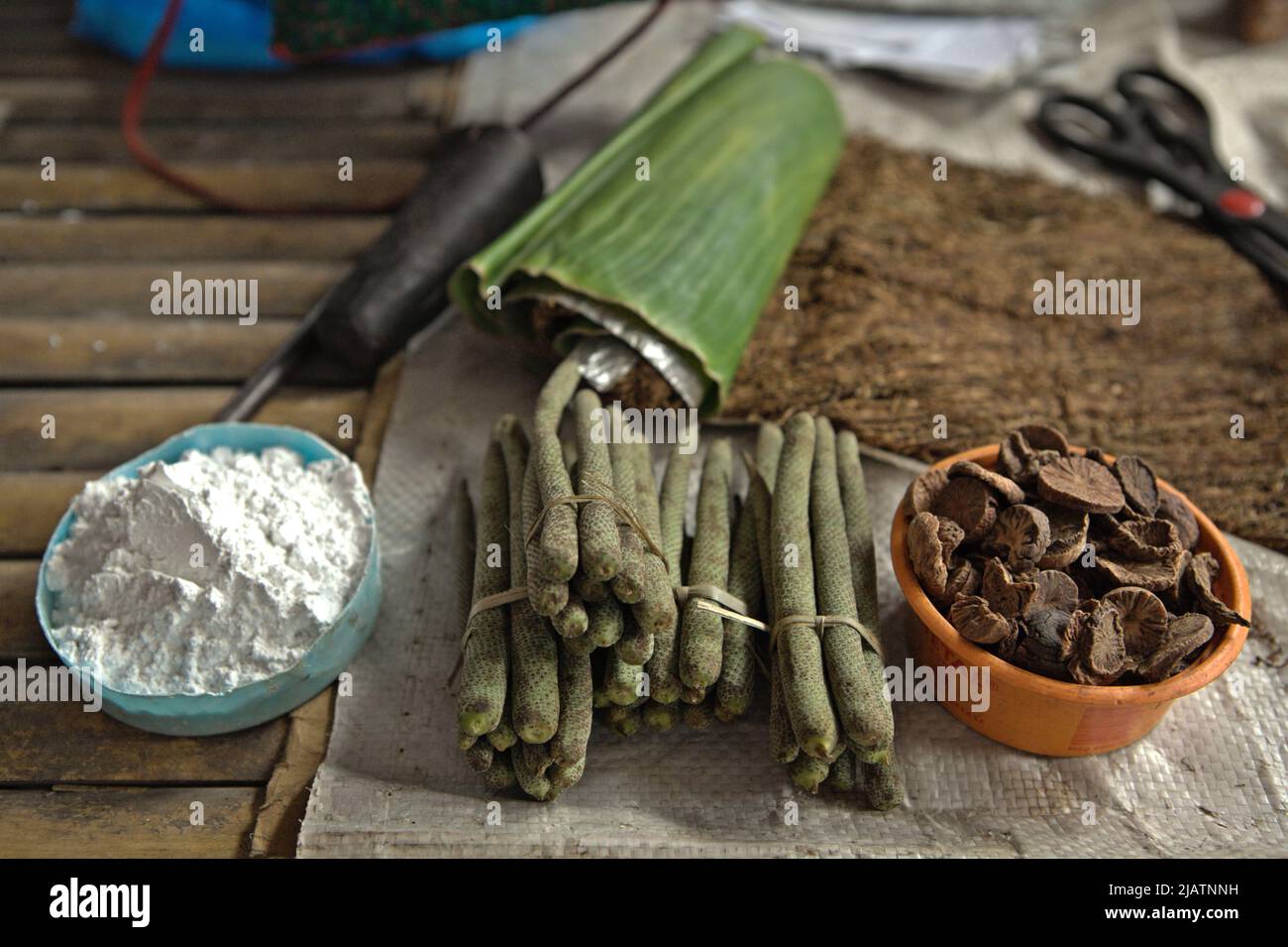 Betel chewing sets hi-res stock photography and images - Alamy