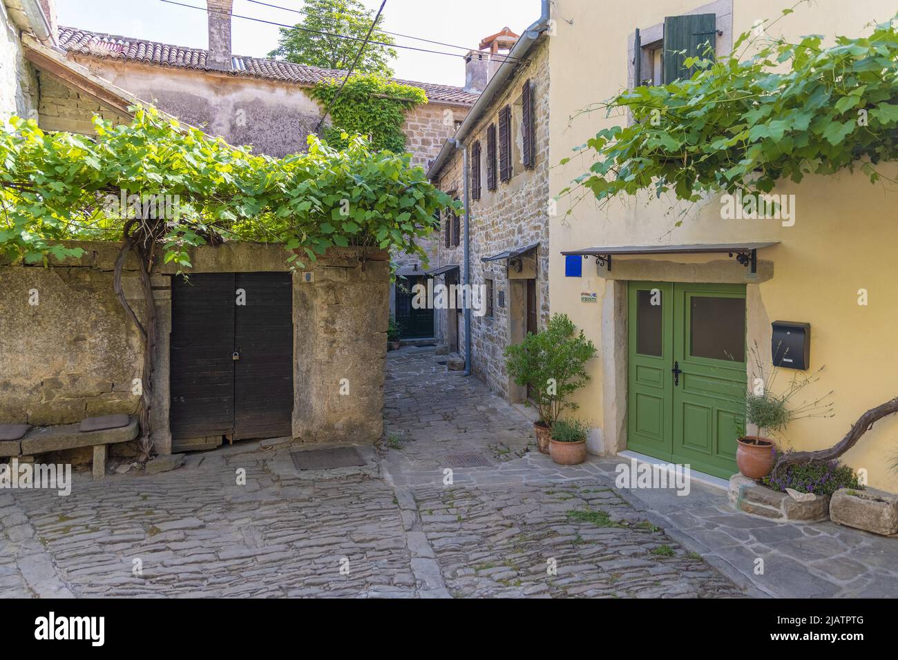 Streets of Groznjan town in Istra, Croatia Stock Photo - Alamy
