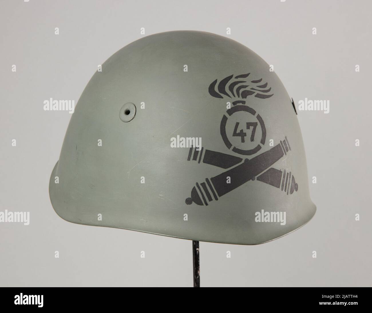 Italian helmet pattern 1933 with reconstructed painting and designation ...