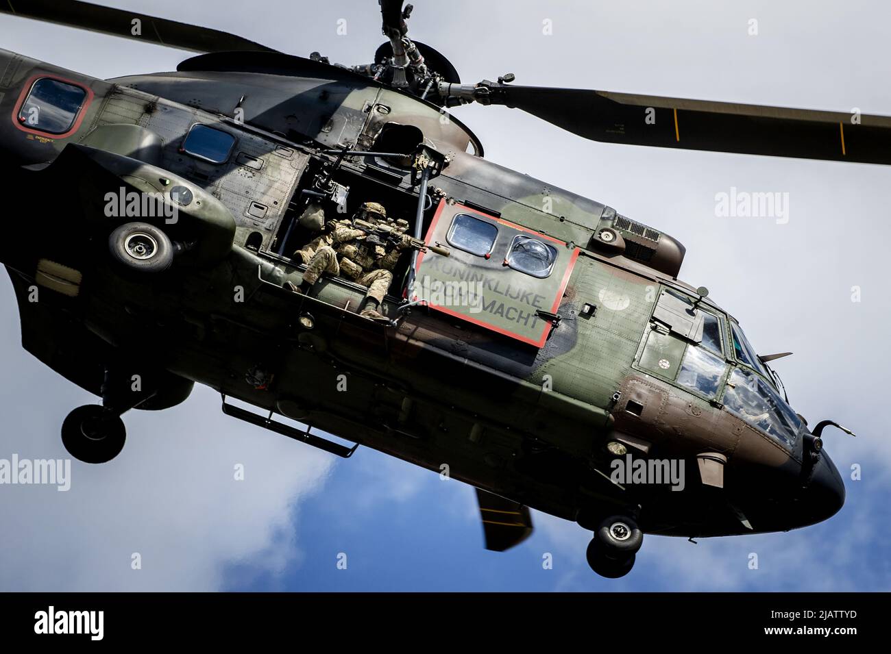 2022-06-01 11:04:36 ROTTERDAM - Soldiers from the Netherlands Maritime ...