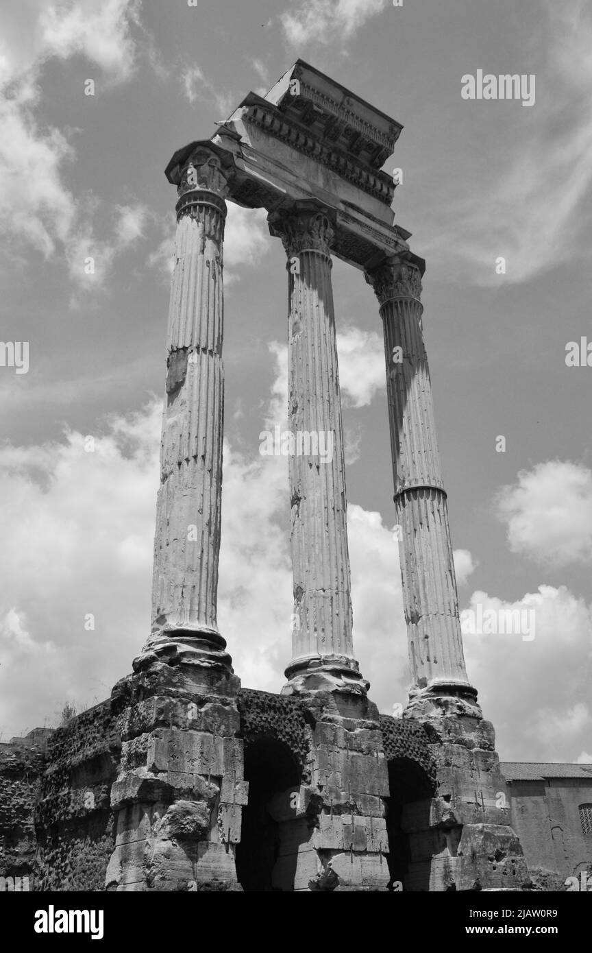 Ruinas y restos hi-res stock photography and images - Alamy