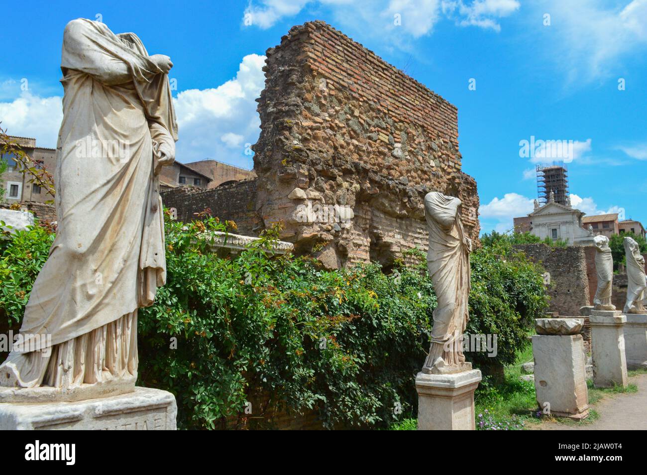 Esculturas antiguas hi-res stock photography and images - Alamy