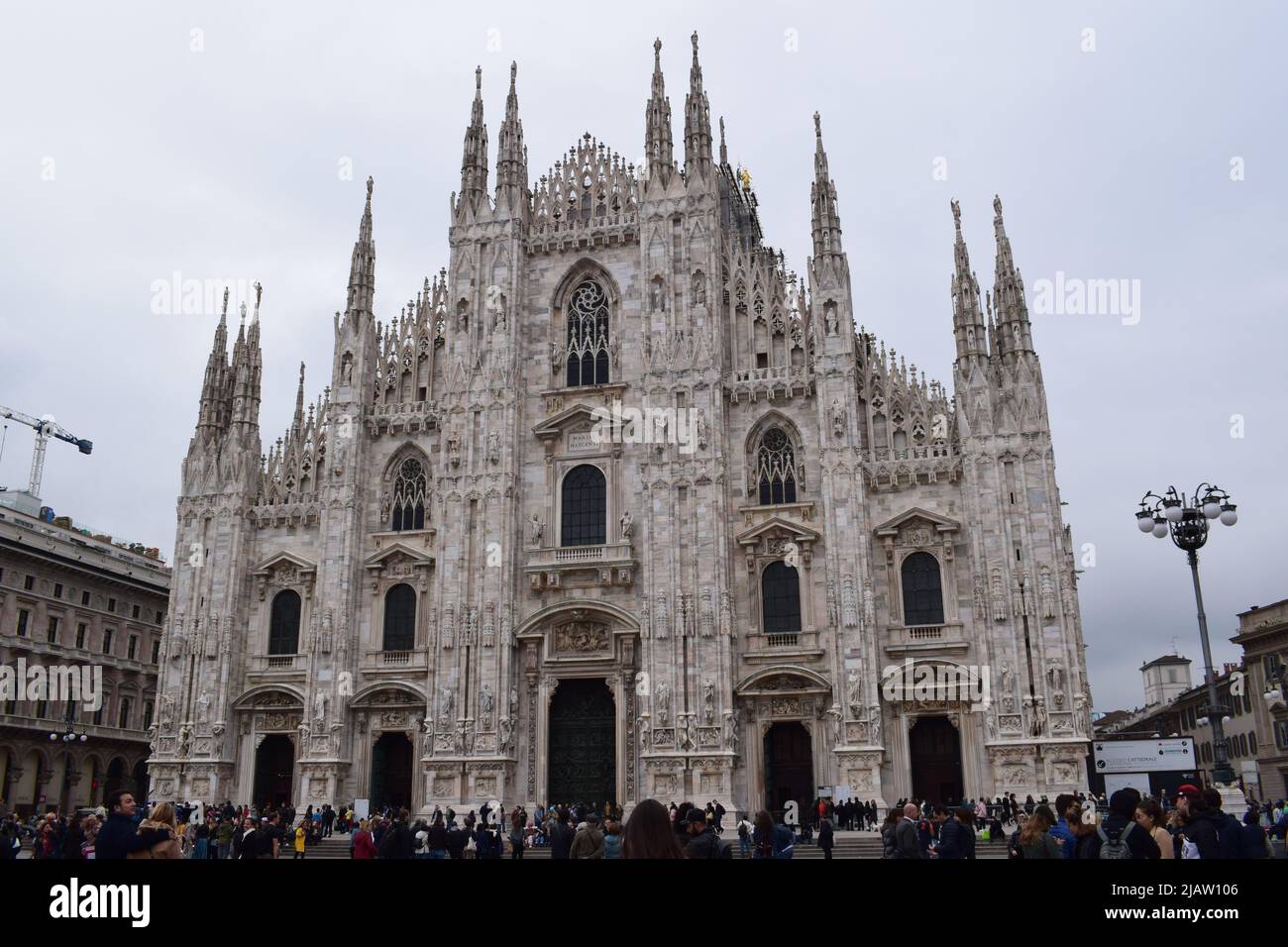 Duomo de Milano Plaza del Duomo Bosco Verticale Green Building Stock ...