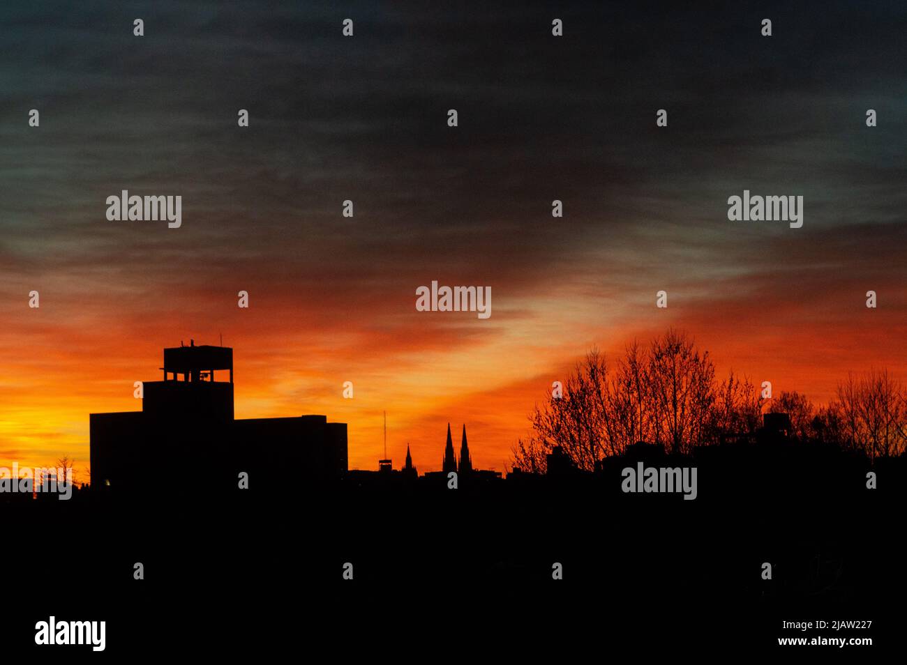 Sombras de luz y sombra hi-res stock photography and images - Alamy