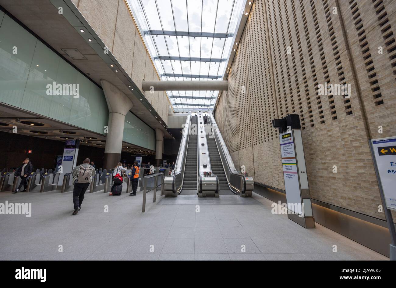 Elizabeth Line (Crossrail) Paddington underground (Subway) station in ...