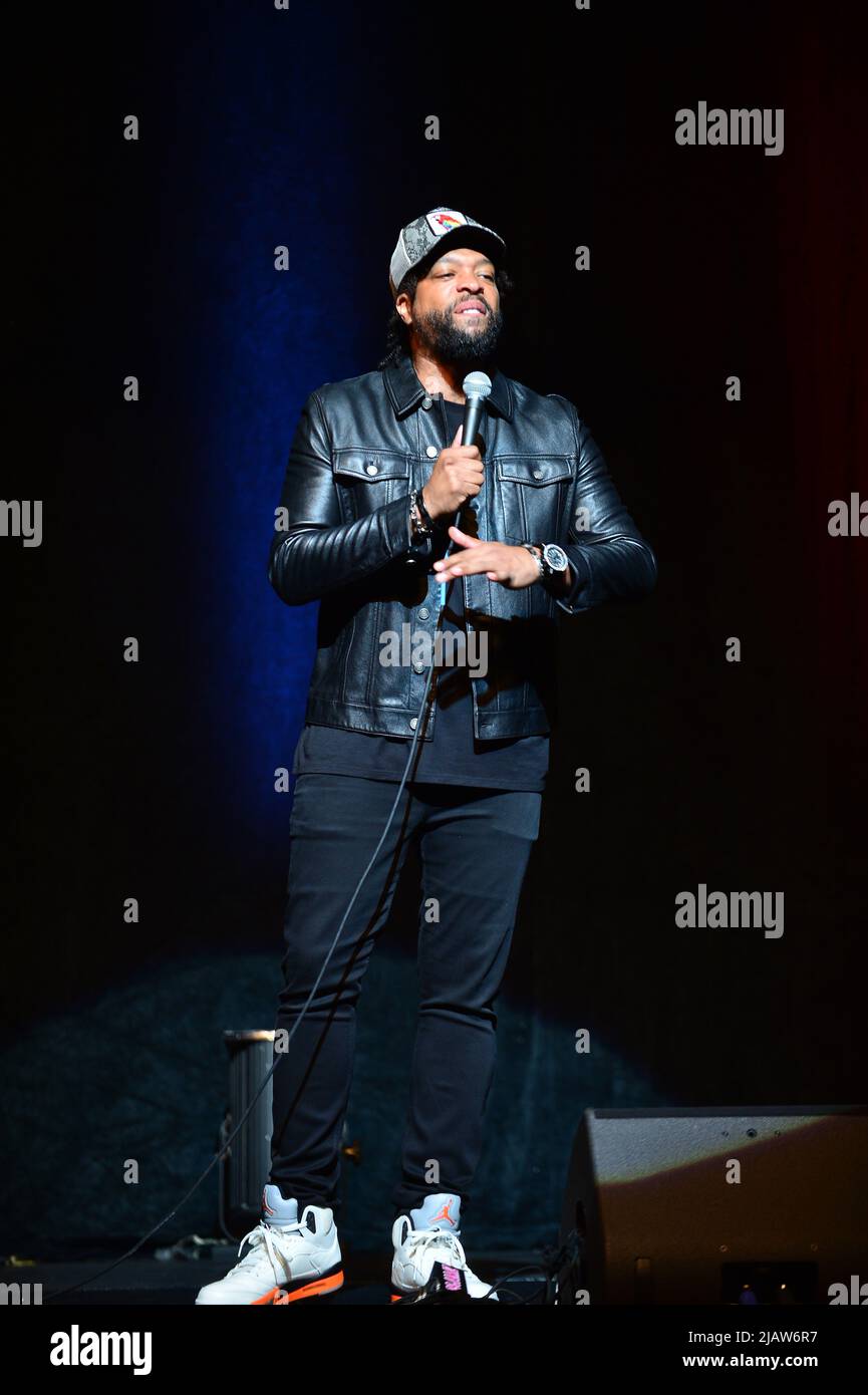 MIAMI, FL - MAY 30: Actor/ Comedian DeRay Davis performs live on stage ...