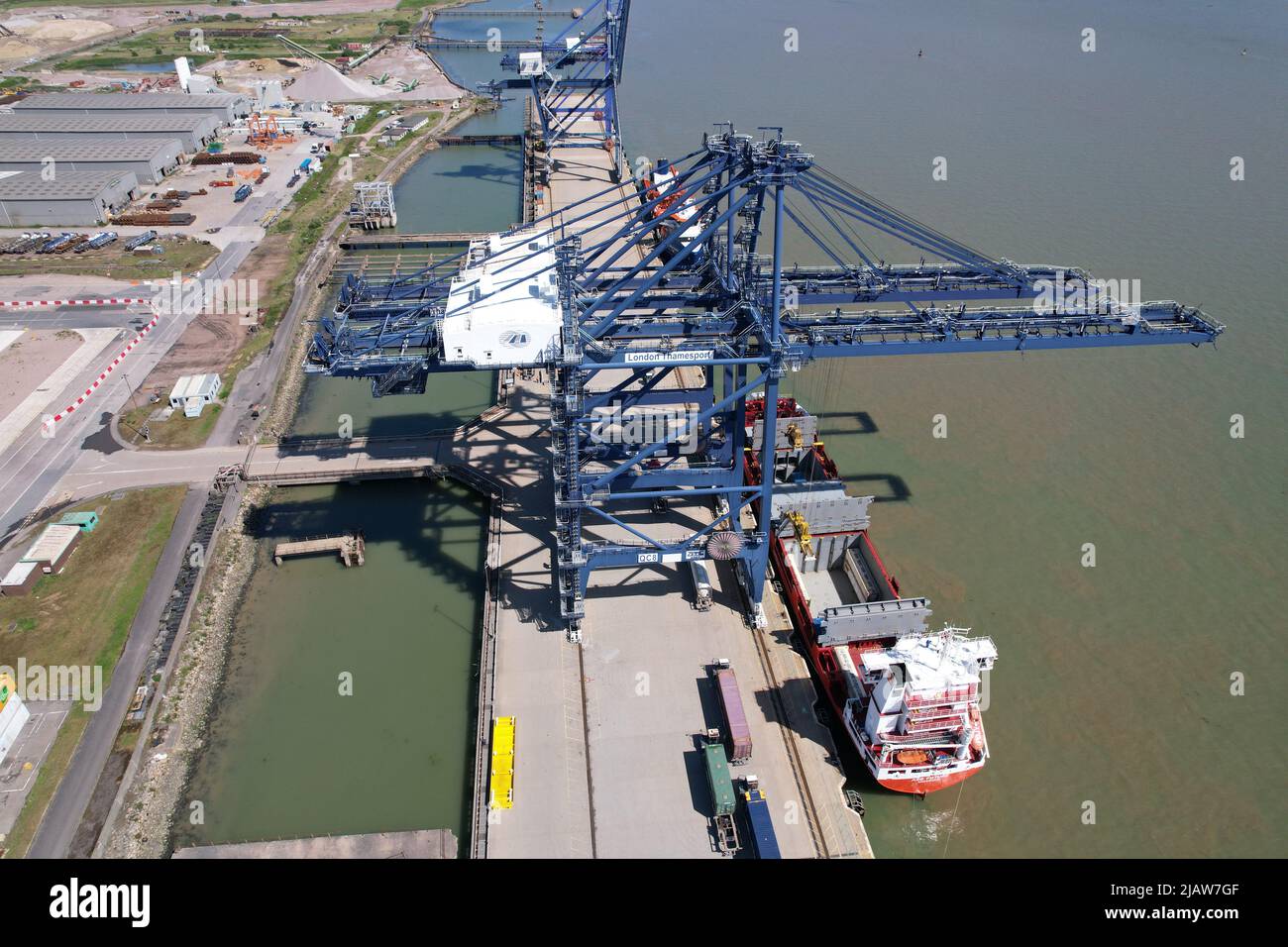 Container ship birds eye view hi-res stock photography and images - Alamy