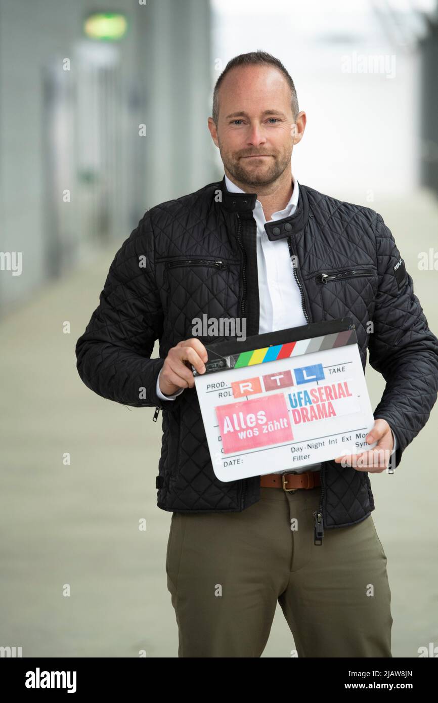 Cologne, Deutschland. 26th Apr, 2022. Actor Balian BUSCHBAUM new in the ...