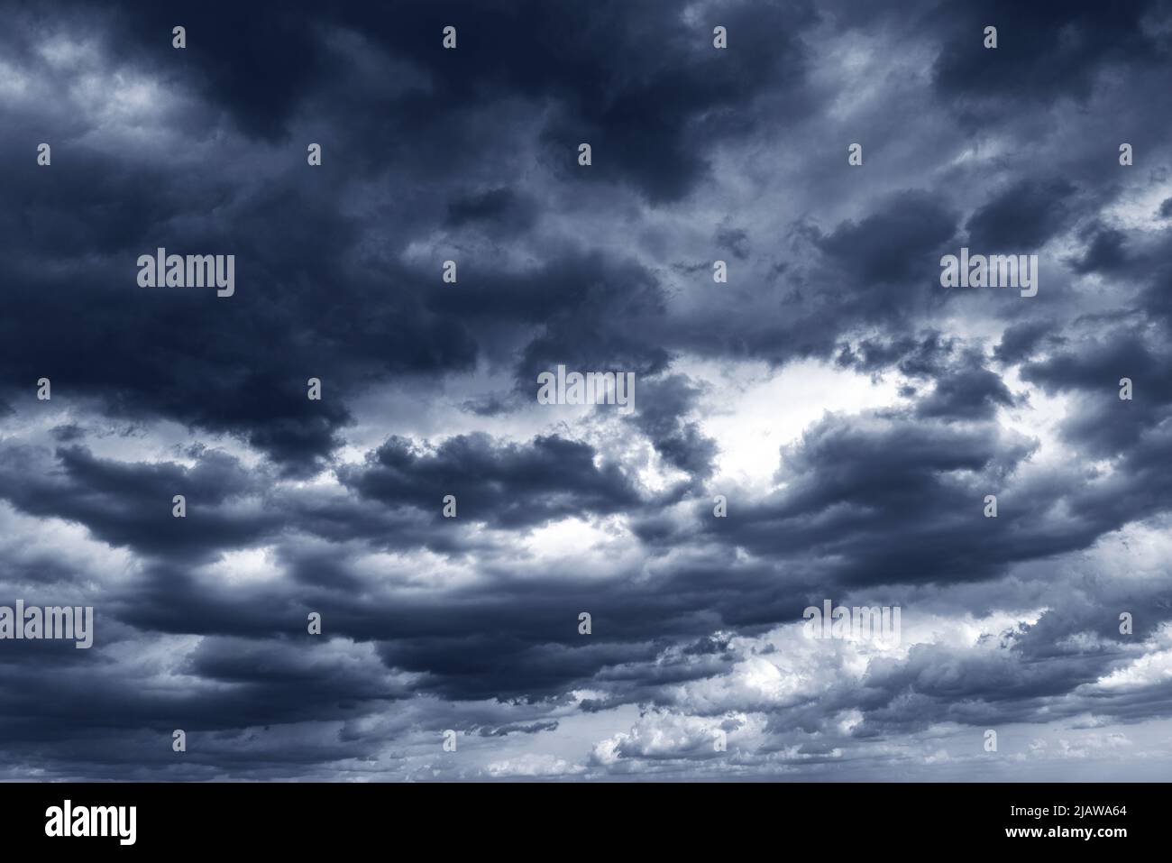 Dramatic overcast sky fantastic hi-res stock photography and images - Alamy