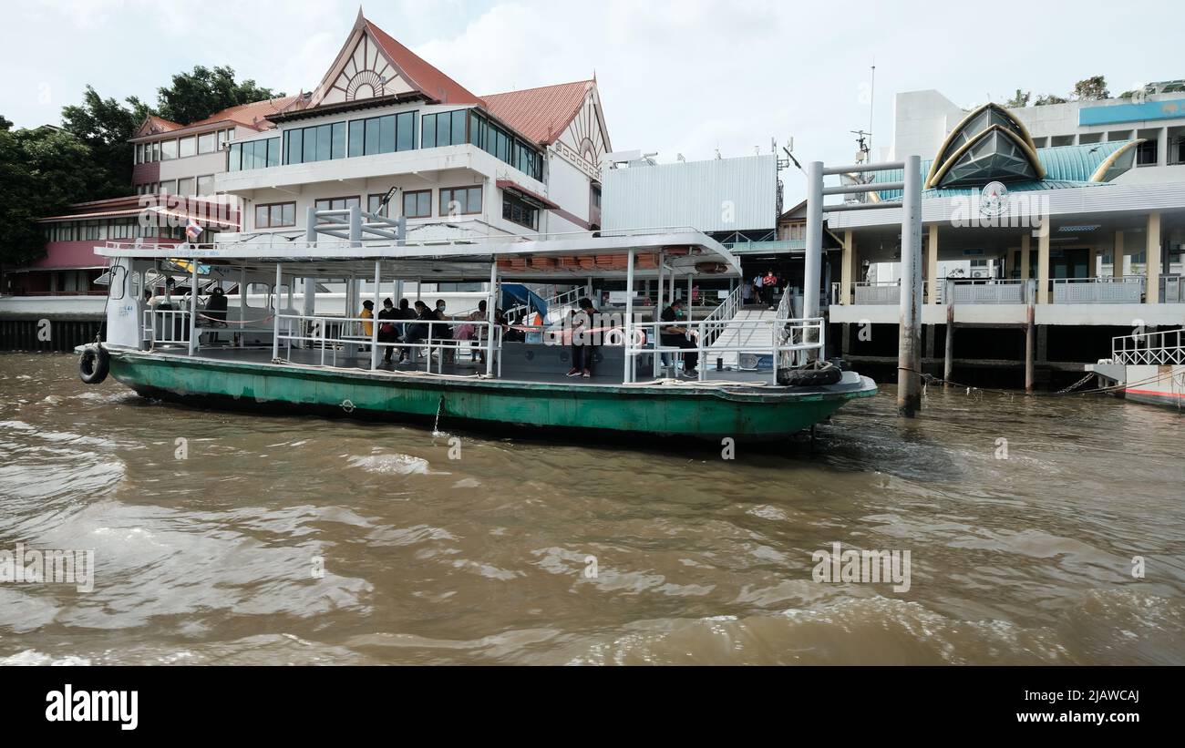 Cross River Ferry Chao Phraya River Bangkok Thailand Stock Photo - Alamy