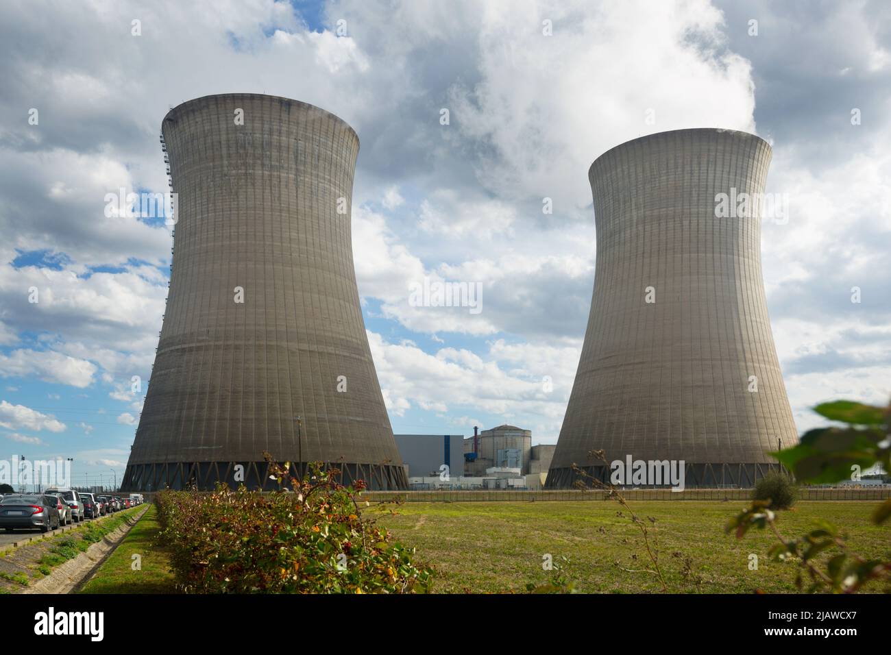 Cooling towers of Nuclear Power Plant Stock Photo - Alamy