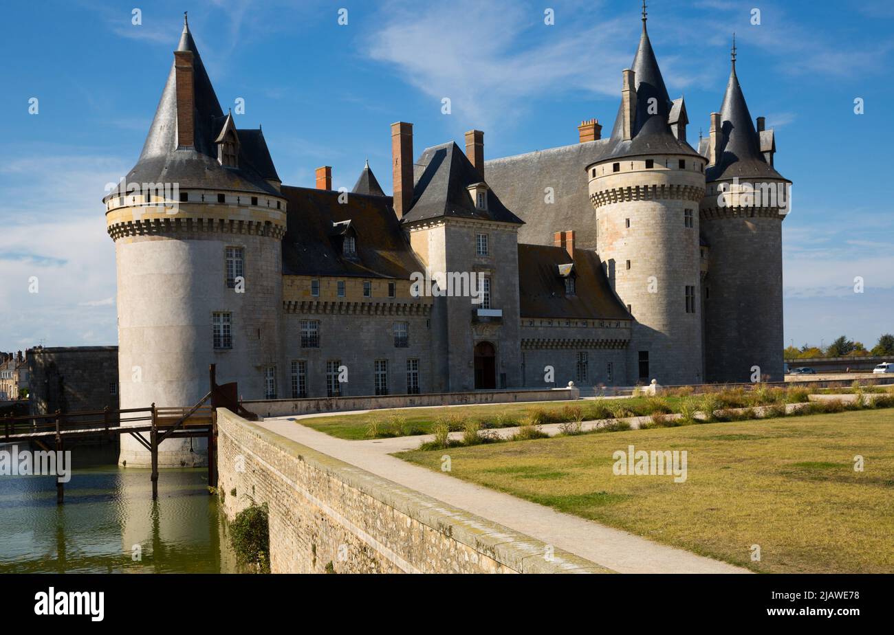 Chateau de Sully-sur-Loire, France Stock Photo - Alamy