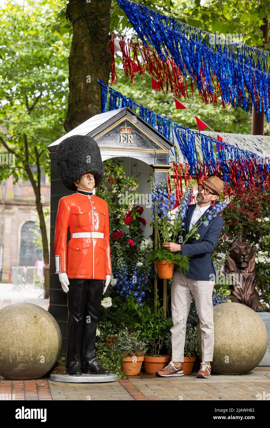 EDITORIAL USE ONLY Florist David Jayet-Laraffe of Frog Flowers puts the ...