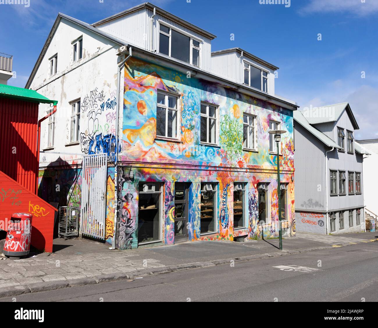 Graffiti house hi-res stock photography and images - Alamy