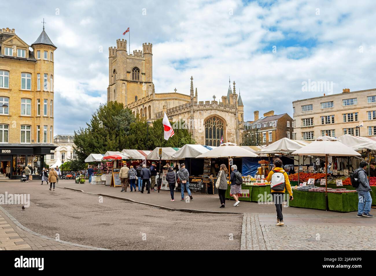 Market day at the historic market square in the center of Cambridge ...