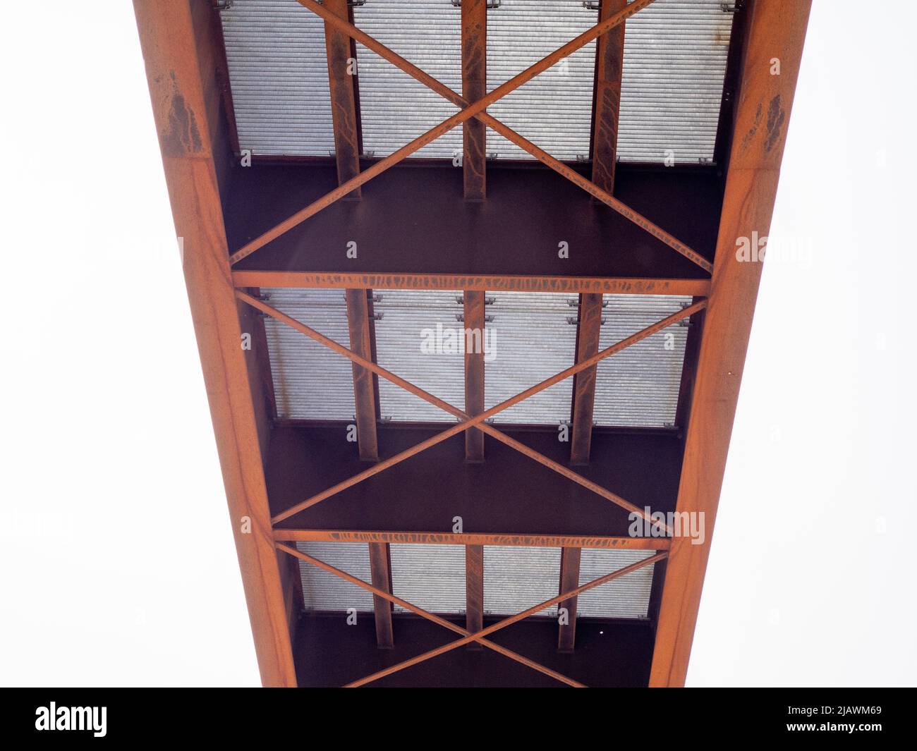 Iron bridge in the park. Close up Stock Photo - Alamy