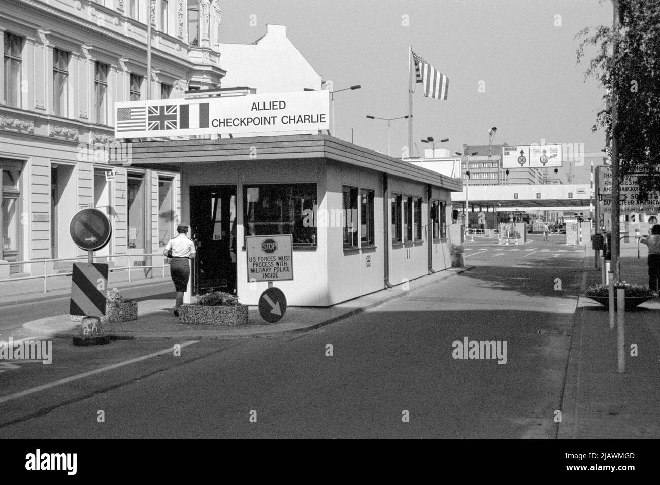 Checkpoint Charlie in 1989 Stock Photo - Alamy