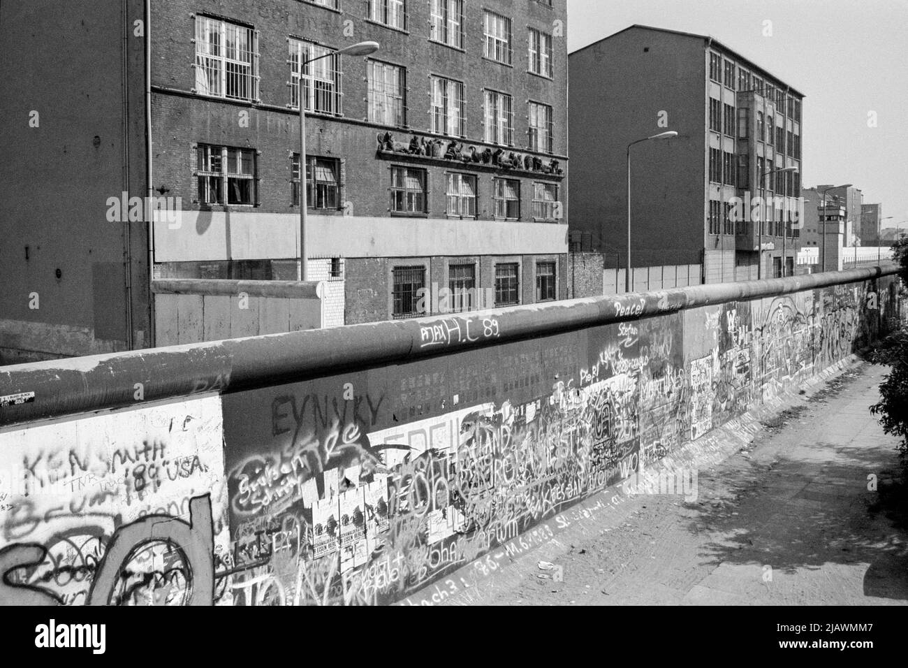 The Berlin Wall near Checkpoint Charlie in 1989 Stock Photo - Alamy
