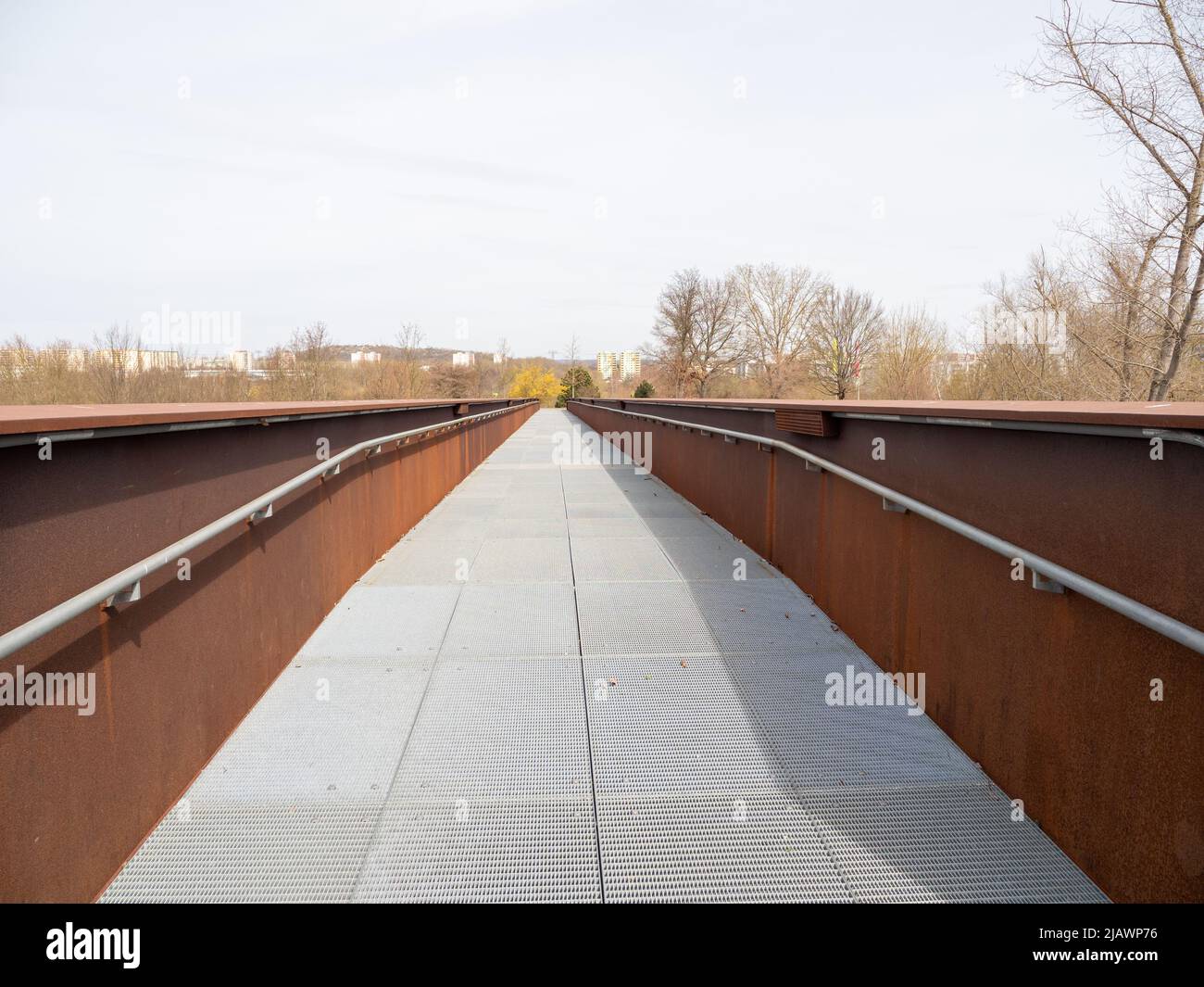 Iron bridge in the park. Close up Stock Photo - Alamy