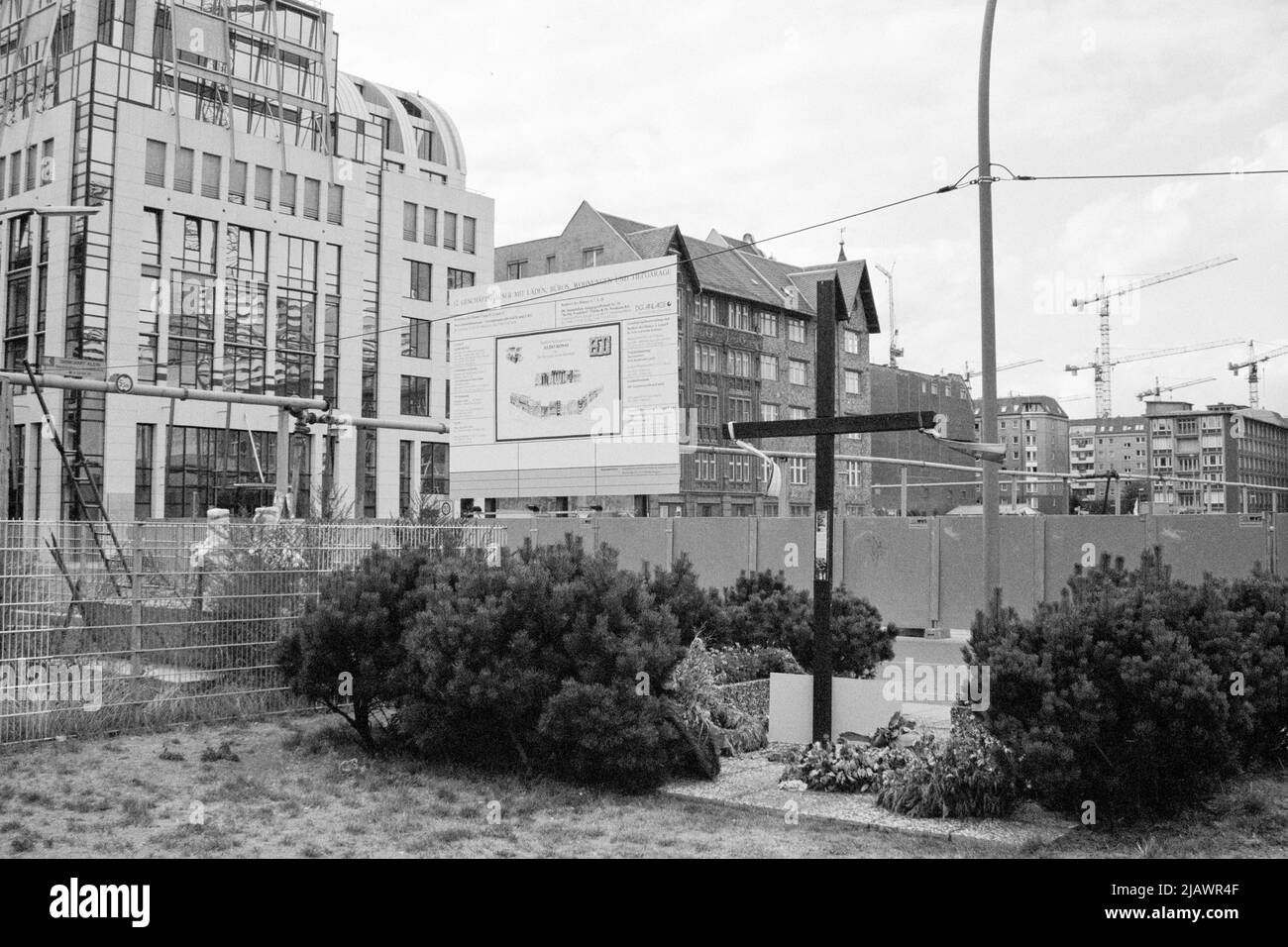 The Peter Fechter memorial near Checkpoint Charlie in 1995 Stock Photo ...