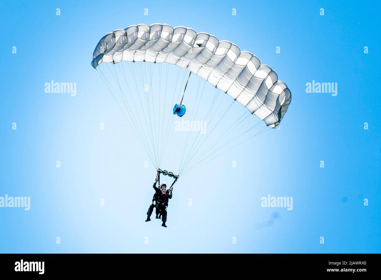 Parachute training school hi-res stock photography and images - Alamy