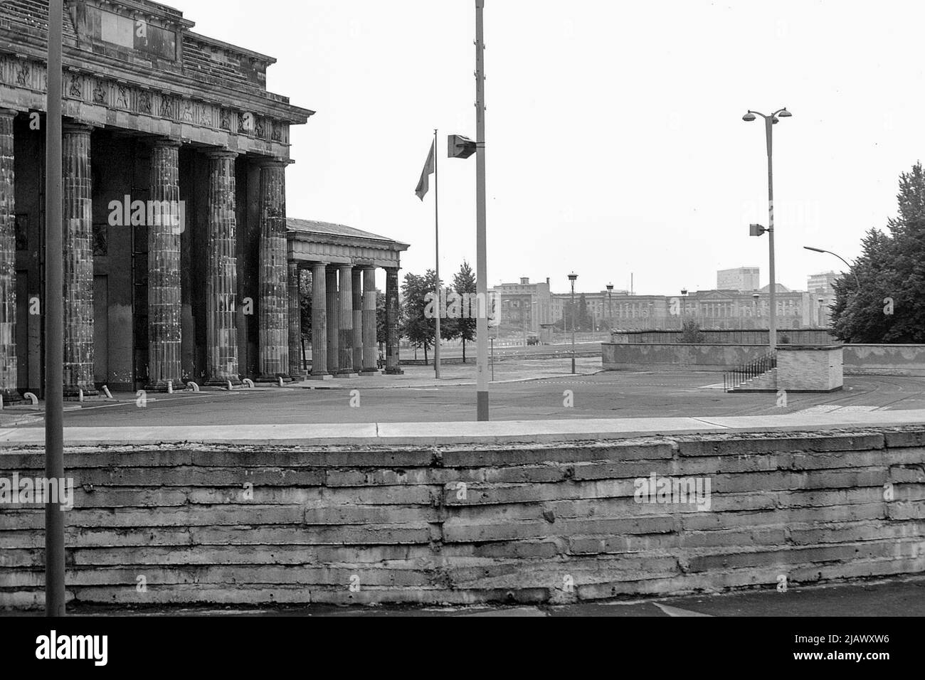 The Brandenburg Gate, Berlin 1975 Stock Photo - Alamy