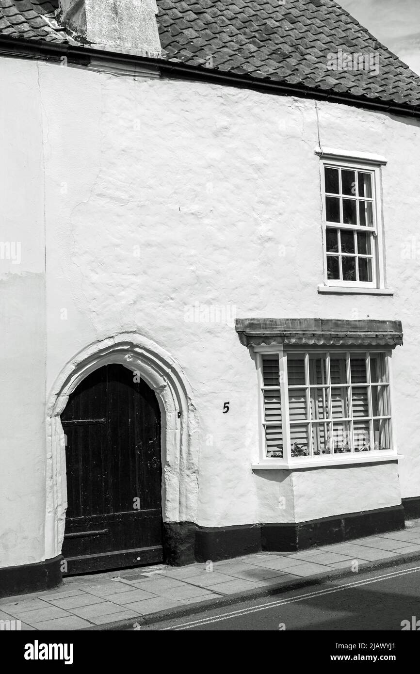 Attractive old white washed building hi-res stock photography and ...