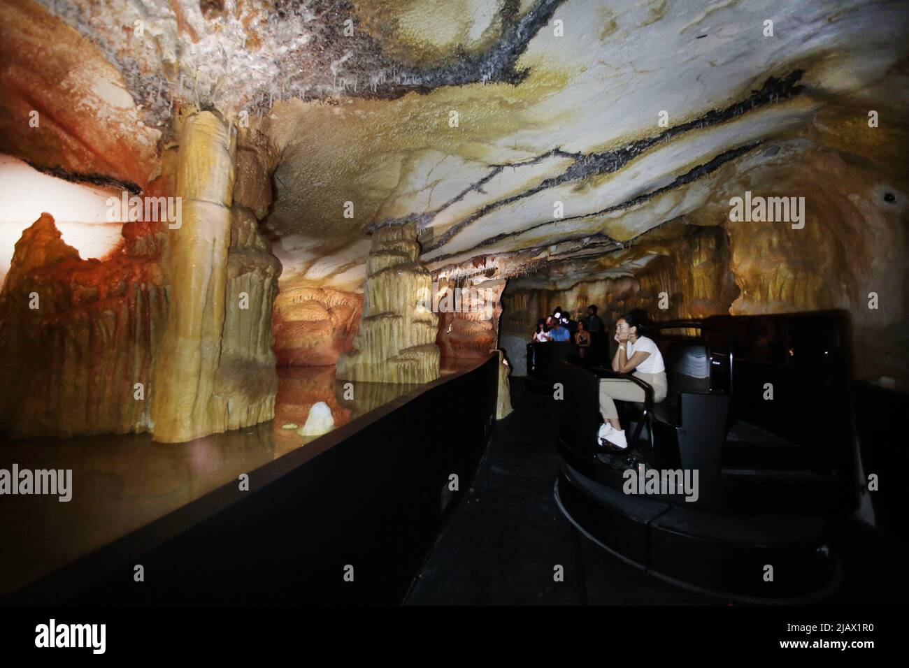 Test and first visit for 1000 people in Cosquer cave in Marseille ...