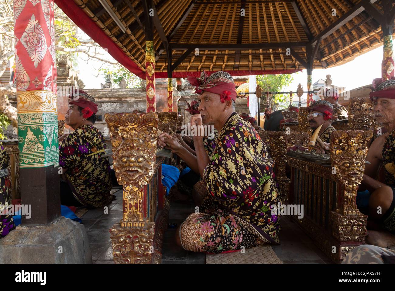 Saron gamelan hi-res stock photography and images - Alamy