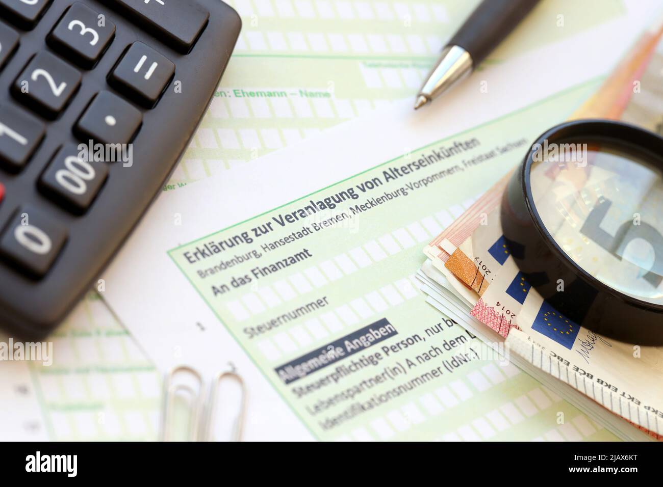 German statement on the assessment of retirement income with calculator ...