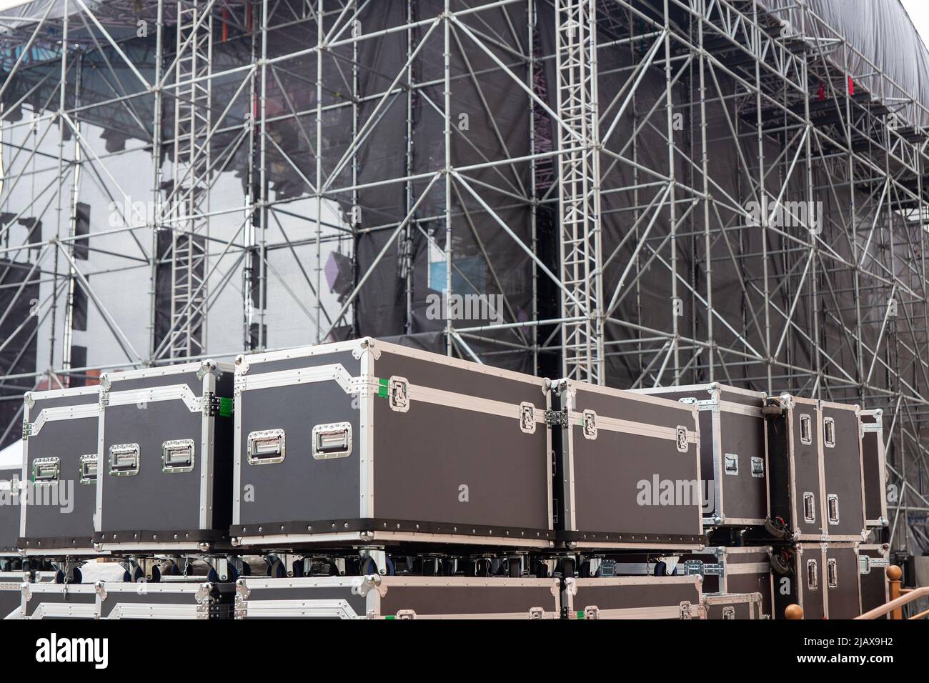 Boxes for musical equipment. Shipping case. Boxes for concert equipment ...