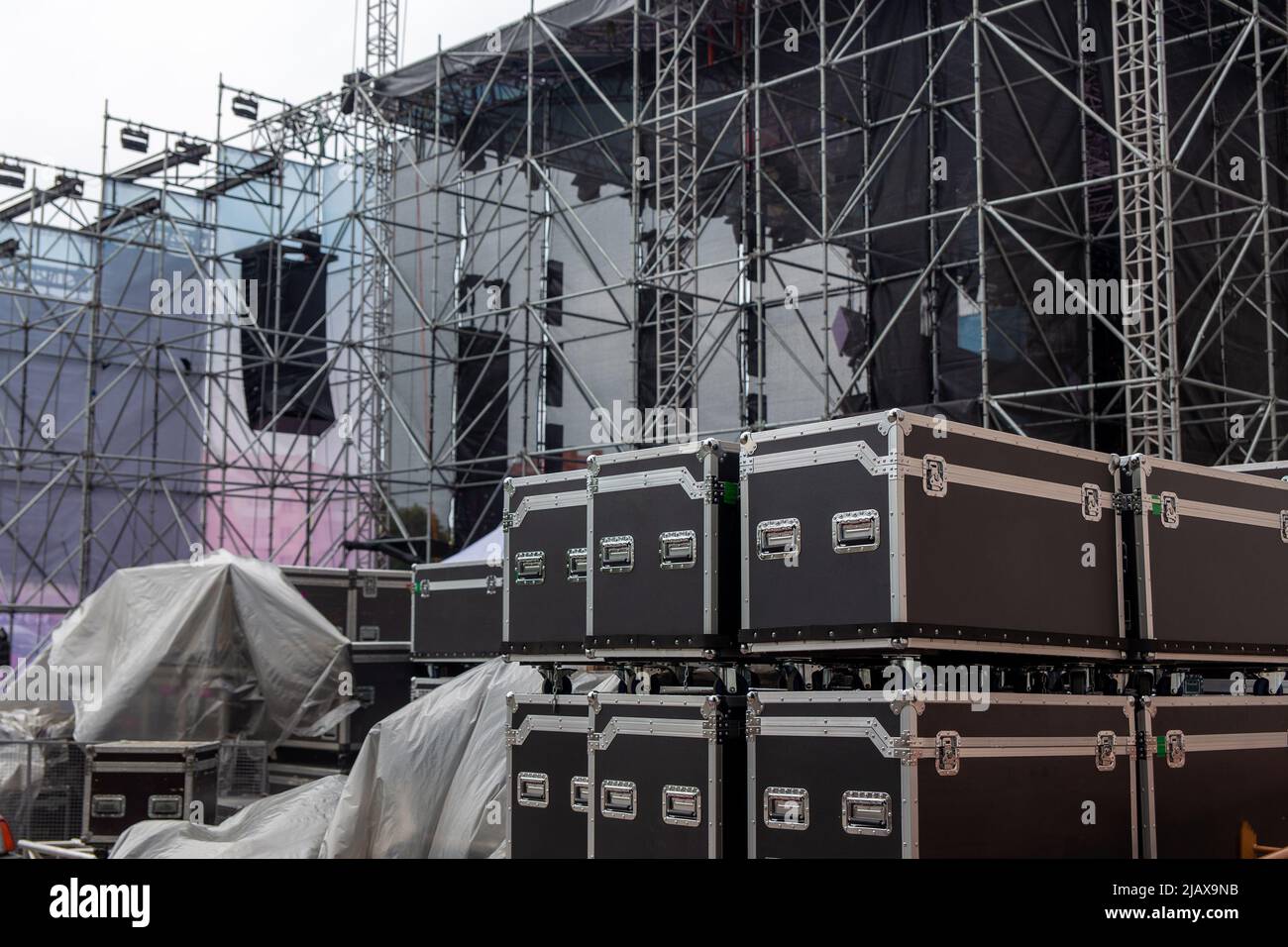 Boxes for musical equipment. Shipping case. Boxes for concert equipment ...